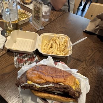 GOON BURGER - Updated October 2025 - 37 Photos & 22 Reviews - 1703 Main ...