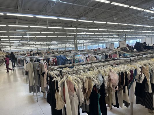 VALLEY THRIFT STORE - Updated January 2026 - 10 Photos & 84 Reviews ...