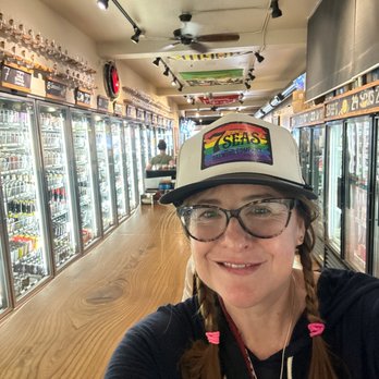 THE BEER JUNCTION - Updated October 2025 - 237 Photos & 314 Reviews ...