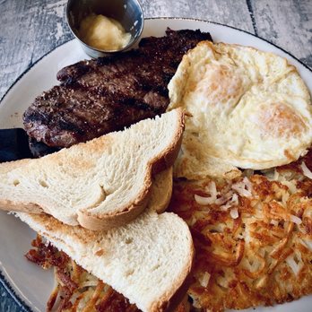 RED ROCK CAFE AND SPORTS BAR - Updated August 2024 - 106 Photos & 74 ...