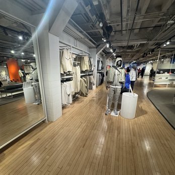 NIKE CHICAGO - Updated December 2025 - 287 Photos & 256 Reviews - 669 N ...