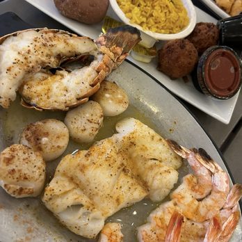 HULL’S SEAFOOD - Updated June 2024 - 747 Photos & 1036 Reviews - 111 W ...