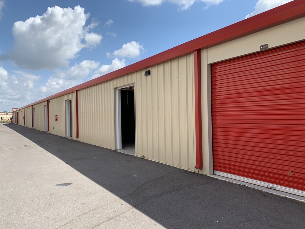 ISTORAGE SELF STORAGE - Updated July 2025 - 18 Photos - 815 N 26th St ...