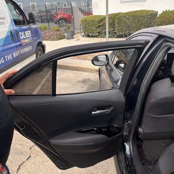 CALIBER AUTO GLASS - Updated November 2025 - 10 Photos - 4774 W Adams ...