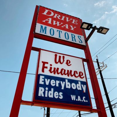 RED MCCOMBS DRIVE AWAY MOTORS WEST - Updated November 2025 - 17 Photos ...