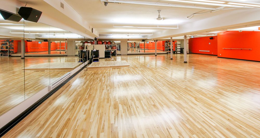 MAYFAIR CLUBS PARKWAY MARKHAM - Updated May 2026 - 37 Photos & 13 ...