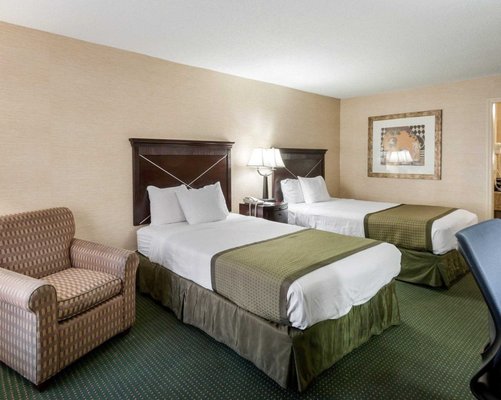 QUALITY INN - Updated October 2025 - 30 Photos & 19 Reviews - 1806 ...