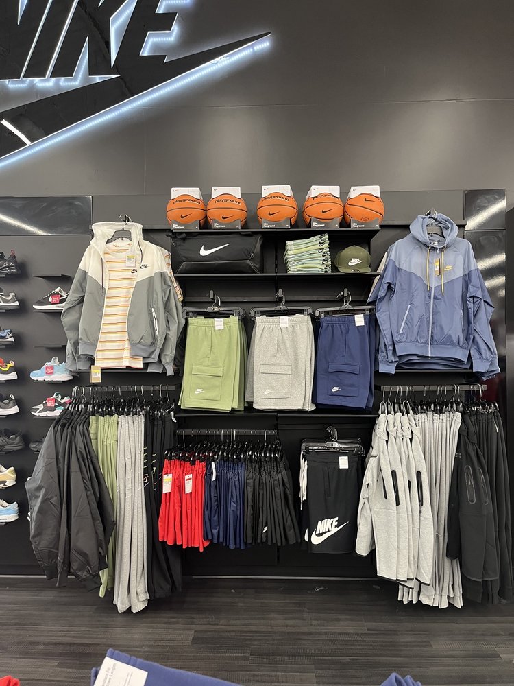 WSS - Updated May 2025 - 35 Photos & 87 Reviews - 7111 Vineland Ave ...