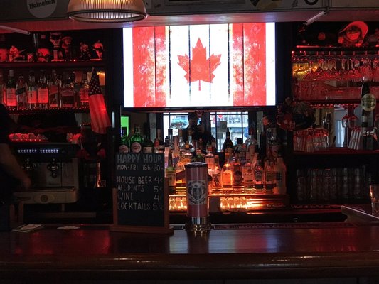 THE GREAT CANADIAN - 30 Photos & 102 Reviews - 25 quai des Grands ...