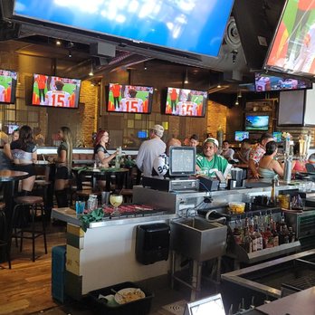 BOMBSHELLS RESTAURANT & BAR - Updated August 2024 - 290 Photos & 414 ...