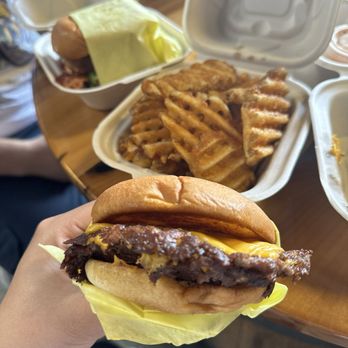 SMACK BURGERS - Updated September 2024 - 61 Photos & 67 Reviews - 101 E ...