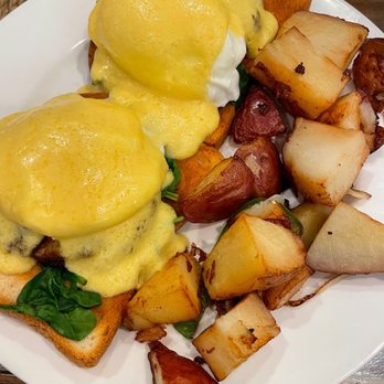 FLYING PIG CAFE - Updated October 2025 - 226 Photos & 271 Reviews - 825 ...