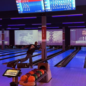 BOWLERO SOUTH SEATTLE - Updated December 2025 - 142 Photos & 171 ...