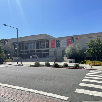 GLENDALE CENTRAL LIBRARY - Updated December 2025 - 234 Photos & 153 ...