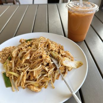 KIN-D THAI KITCHEN - Updated October 2024 - 119 Photos & 69 Reviews ...