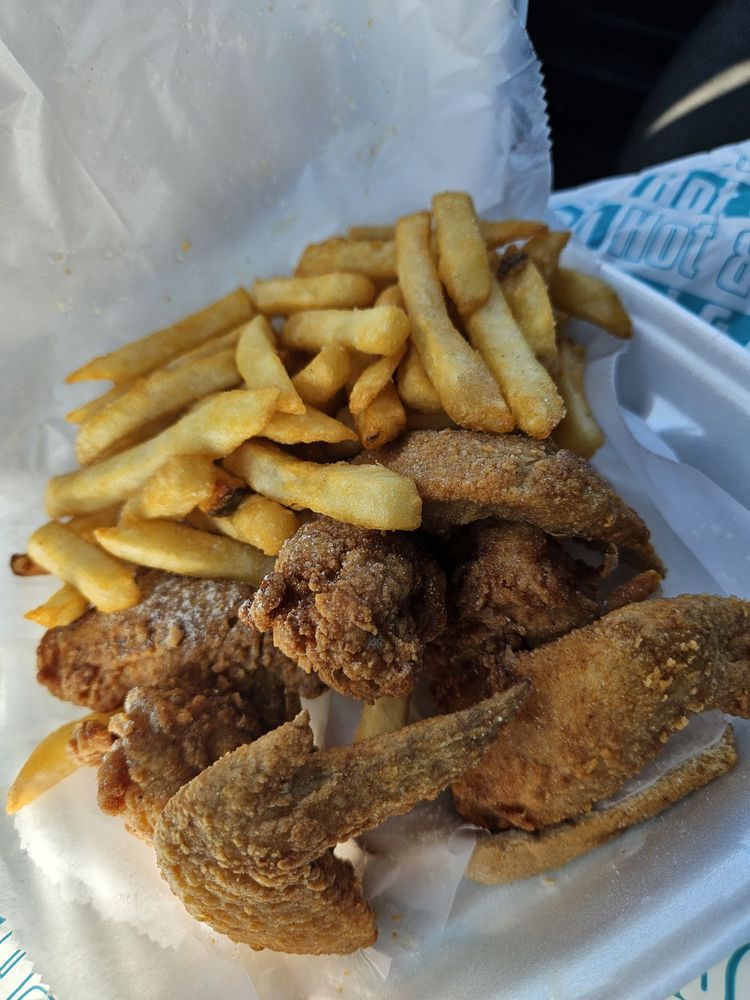 SHARKS FISH N CHICKEN - Updated January 2026 - 430 N Swift Rd, Addison ...