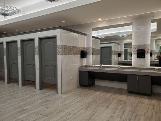 REDMON’S CANDY FACTORY - 248 Photos & 99 Reviews - 330 W Pine St ...