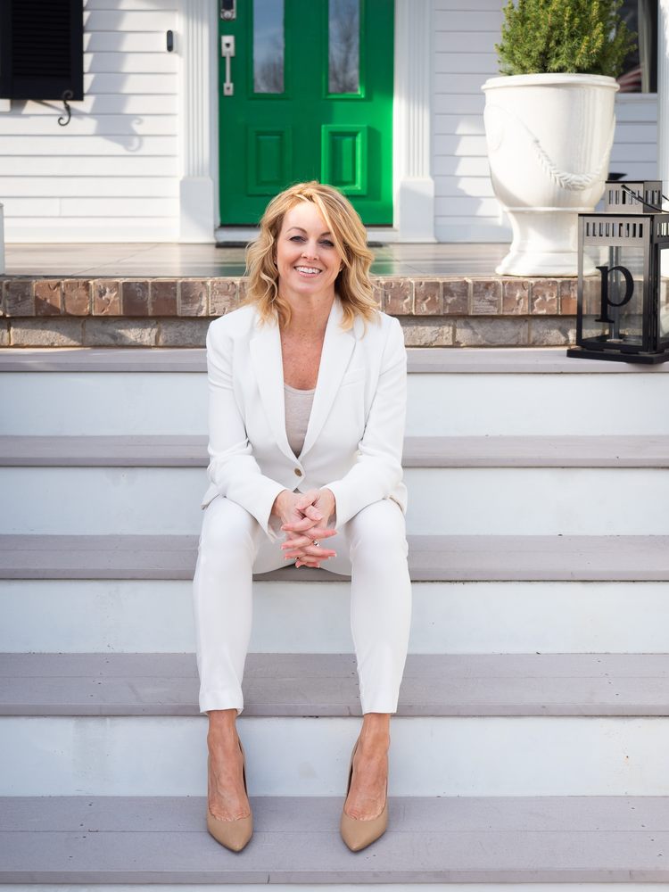 JERI KENNEDY - RE/MAX EXECUTIVE - Contact Agent - 10 Photos - 2901 ...