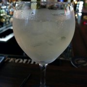 YARDVILLE INN RESTAURANT & TAVERN - 16 Photos & 46 Reviews - 200 ...