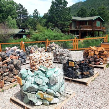 RED ROSE ROCK SHOP & MUSEUM - Updated April 2025 - 177 Photos & 49 ...