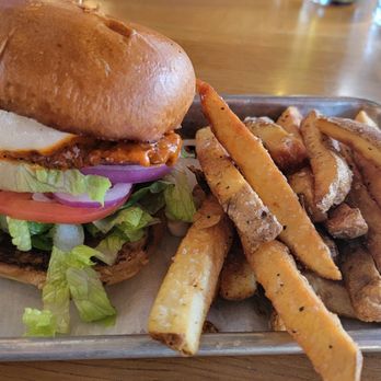 BELT LINE BREWERY & KITCHEN - Updated May 2025 - 253 Photos & 101 ...