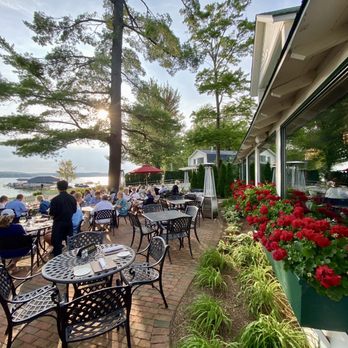 WALLOON LAKE INN - Updated June 2024 - 117 Photos & 80 Reviews - 4178 W ...