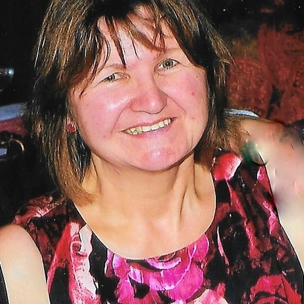 Sara Huth's Instagram, Twitter & Facebook on IDCrawl