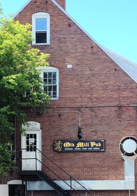 OLD MILL PUB - Updated July 2024 - 67 Photos & 76 Reviews - 39 Water St, Skowhegan, Maine ...