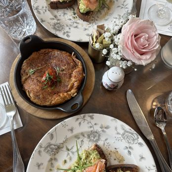 LITTLE HEN - Updated December 2025 - 2911 Photos & 1144 Reviews - 3451 ...