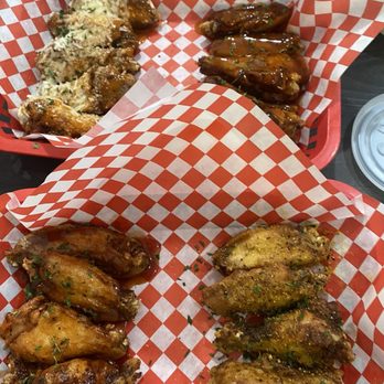 VALLEY WINGS - Updated January 2025 - 309 Photos & 429 Reviews - 1495 N ...