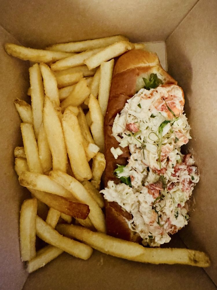 KINDERHOOK RAW BAR - Updated October 2025 - 10 Photos - 5500 Sunseeker ...