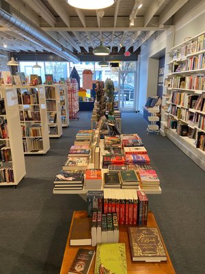 SNUG BOOKS - Updated July 2025 - 12 Photos - 4717 Harford Rd, Baltimore ...