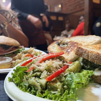 SIMPLE SIMON’S BAKERY & BISTRO - Updated November 2024 - 1298 Photos ...