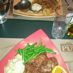 COURTHOUSE PUB - Updated June 2026 - 300 Photos & 319 Reviews - 1001 S ...