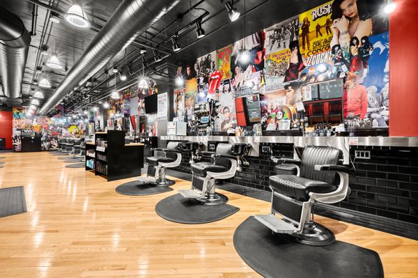 FLOYD’S 99 BARBERSHOP - NORTH LOOP - Updated September 2025 - 59 Photos ...