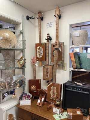 TRINKET TRADER - Updated October 2025 - 16 Photos - 23837 Lake Dr ...