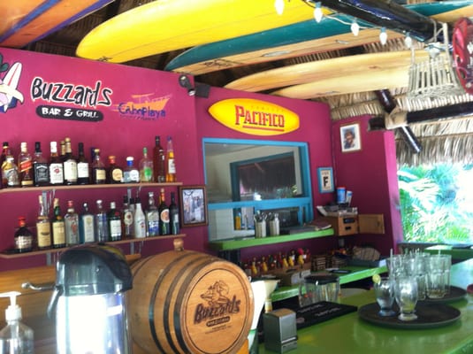 BUZZARDS BAR & GRILL - Updated October 2025 - 10 Photos - Av. La Laguna ...