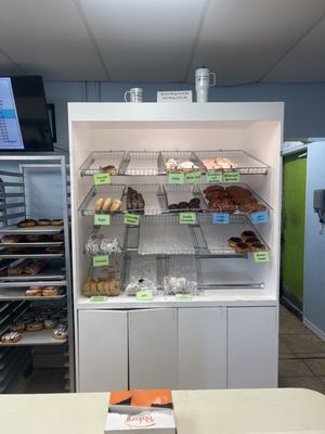 TRACKSIDE DONUTS - Updated November 2025 - 269 Reviews & 198 Photos ...