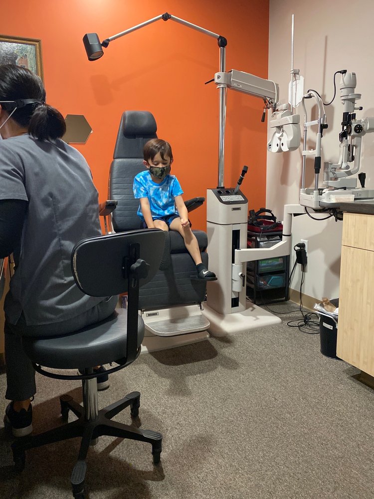 WINKING BEE OPTOMETRY - Updated May 2024 - 11 Photos & 74 Reviews ...