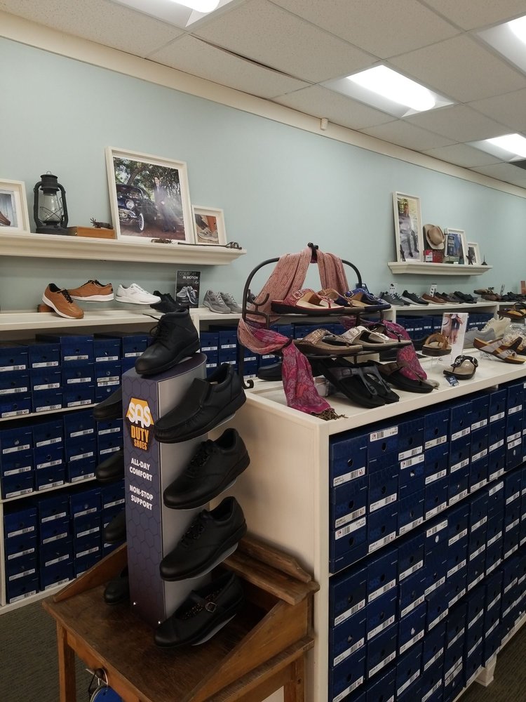 SAS SHOE - TARZANA - Updated September 2024 - 29 Reviews - 18965 ...