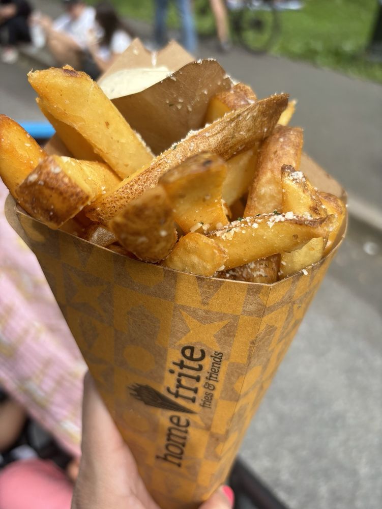 HOME FRITE - Updated July 2025 - 70 Photos & 56 Reviews - 90 Kent Ave ...