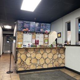 ALASKAN BURGER & BREW - Updated August 2024 - 98 Photos & 115 Reviews ...