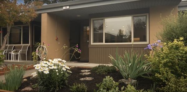 FRIENDS HOUSE - Updated December 2025 - 25 Photos & 16 Reviews - 684 ...