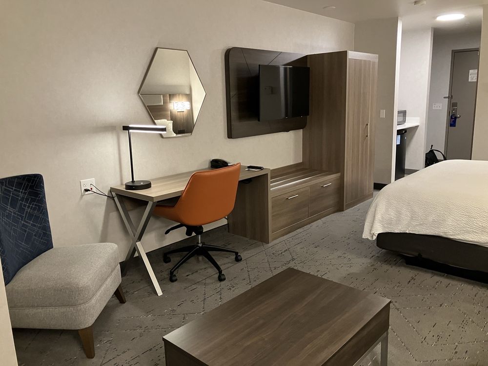 HOLIDAY INN EXPRESS & SUITES CHEHALIS-CENTRALIA - Updated September ...