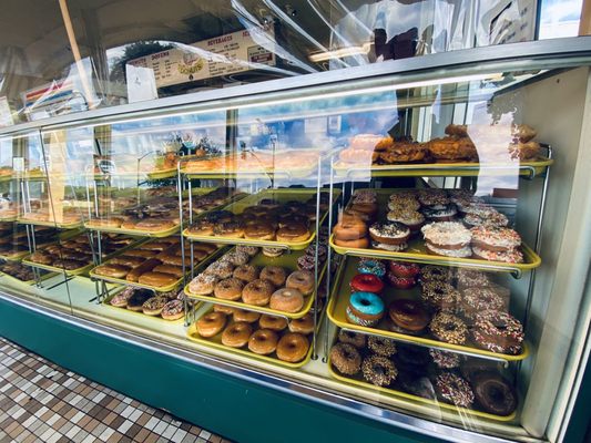LOMPOC DONUTS - 18 Photos & 32 Reviews - 400 N H St, Lompoc, CA - Yelp