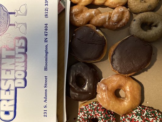 CRESENT DONUT SHOPS - Updated November 2025 - 37 Photos & 114 Reviews ...