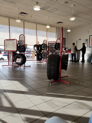 DISCOUNT TIRE - Updated August 2025 - 49 Photos & 138 Reviews - 2422 E ...