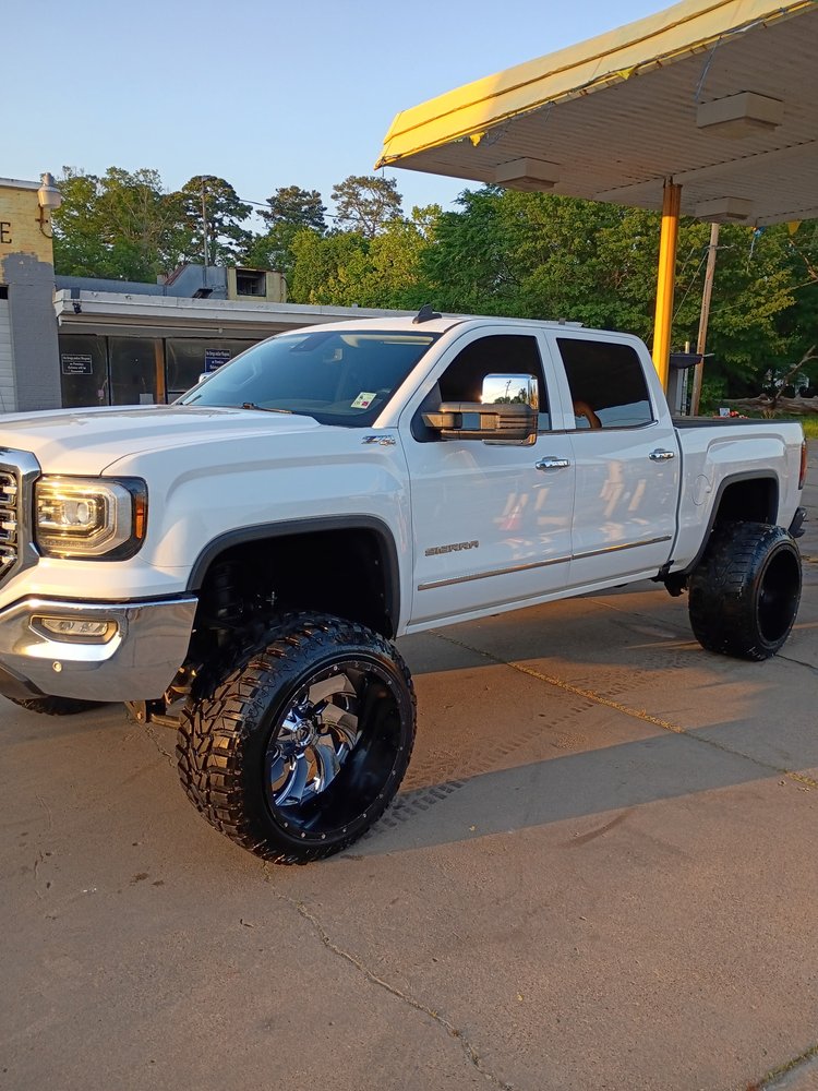 XPRESSWAY DETAIL SHOP - Updated October 2025 - 12 Photos - 488 E 70th ...