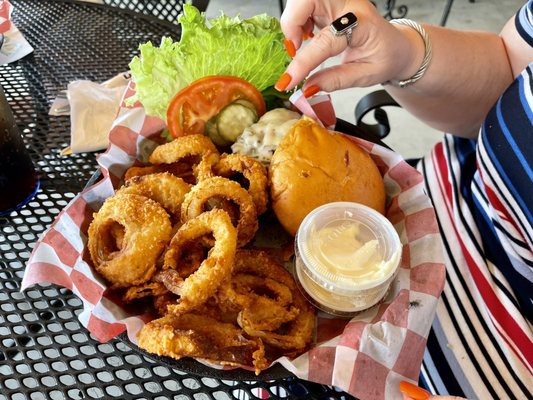 FLAT CREEK - Updated January 2026 - 63 Photos & 65 Reviews - 215 S E St ...