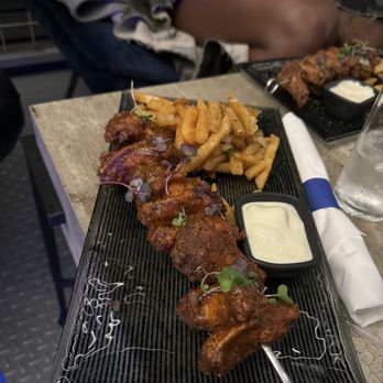 WEEZY’S - Updated July 2024 - 86 Photos & 32 Reviews - 200 Bennett St ...